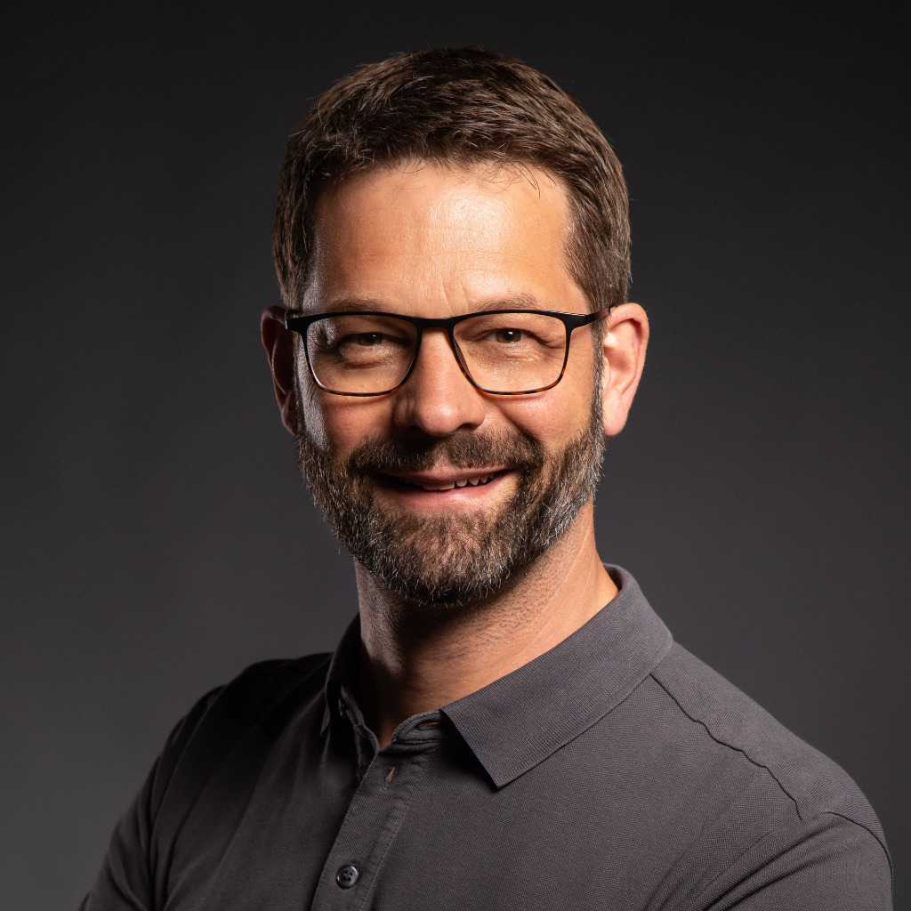 Robert Straßberger - Director Logistics - Magna Steyr Fahrzeugtechnik ...