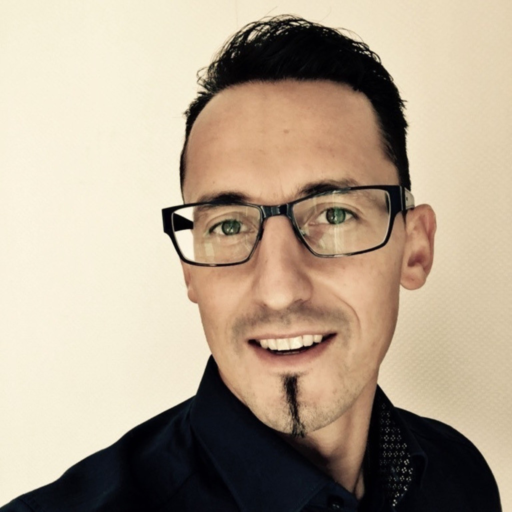 Andreas Miller - Montage von Luxuriösen Zeitobjekten - Buben & Zörweg ...