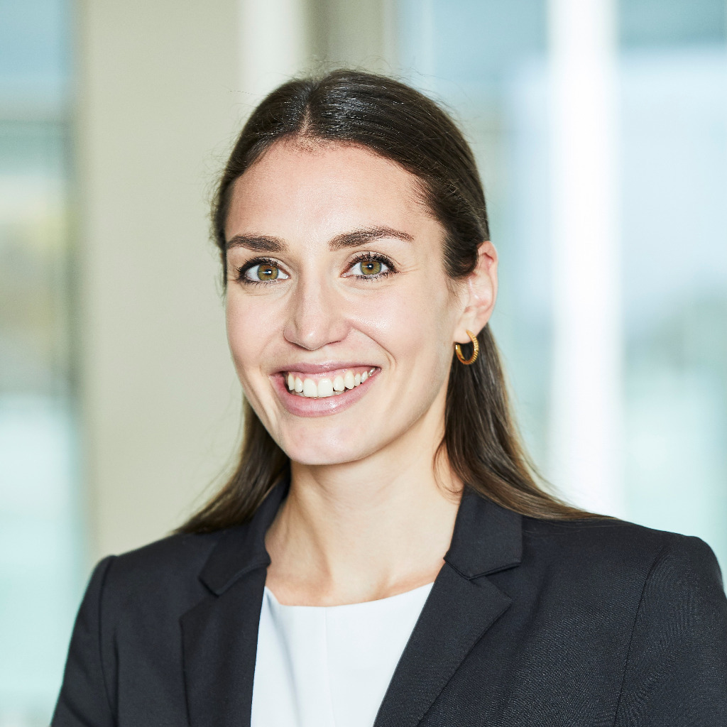 Anna-Katharina Heinzelmann - Senior Associate - Strategy&, Part of the ...