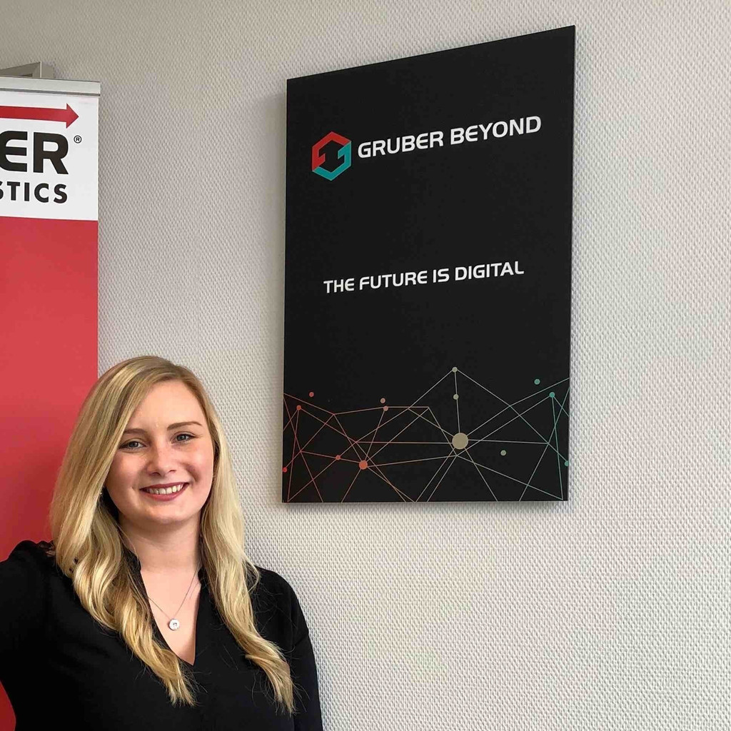 Anne Fischer - Branch Manager - GRUBER Logistics | XING