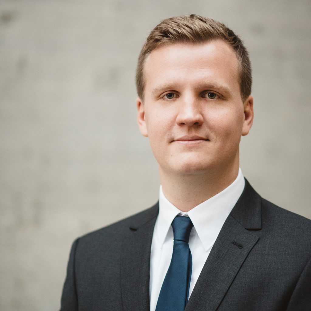 Christopher Heinrich - Financial & Business Analyst - Questax | XING