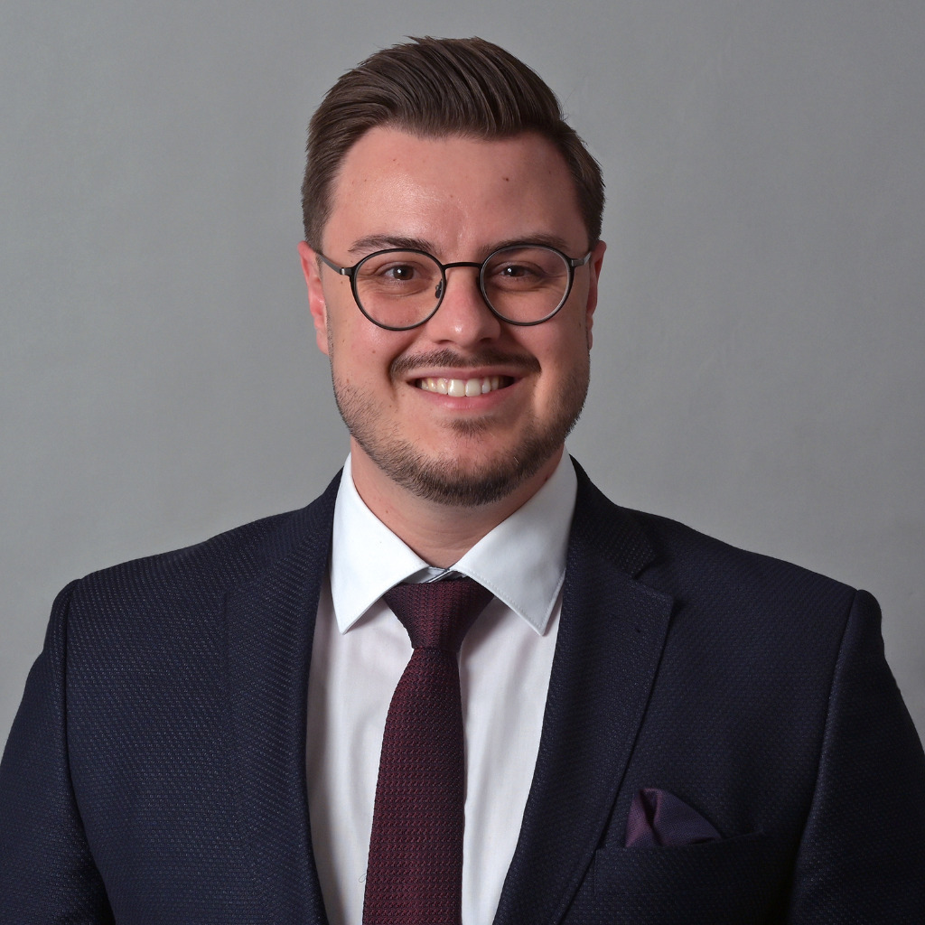Moritz-Dominik Bauer: Ausbildung und Berufserfahrung | XING