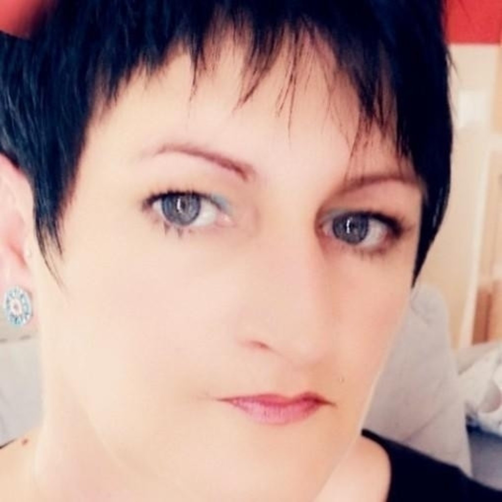 Elke Kirchner - Operative Leitung Logistik - LOXXESS AG | XING