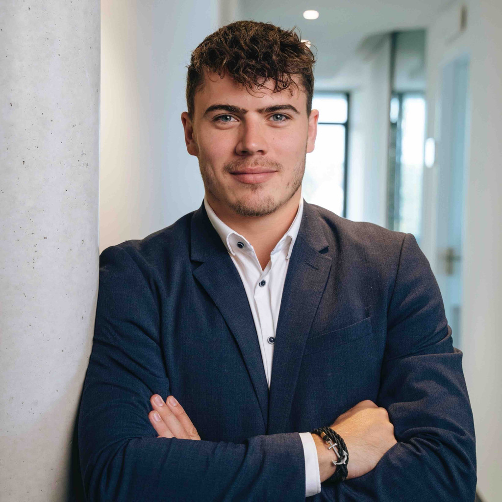 Alexander Hart - Financial Guide - iAdvise | XING