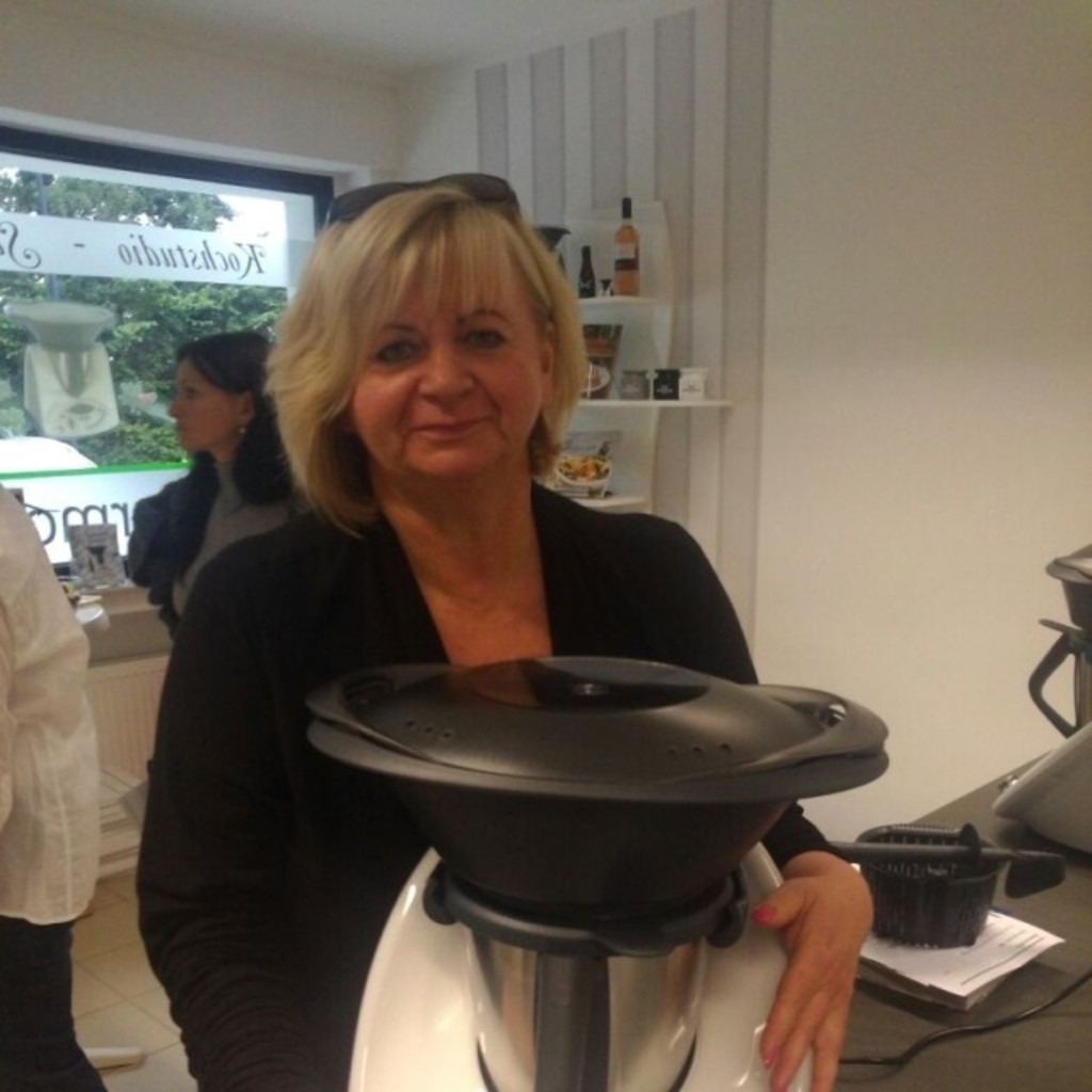 Kerry Behge - Repräsentantin Thermomix - Vorwerk Deutschland | XING