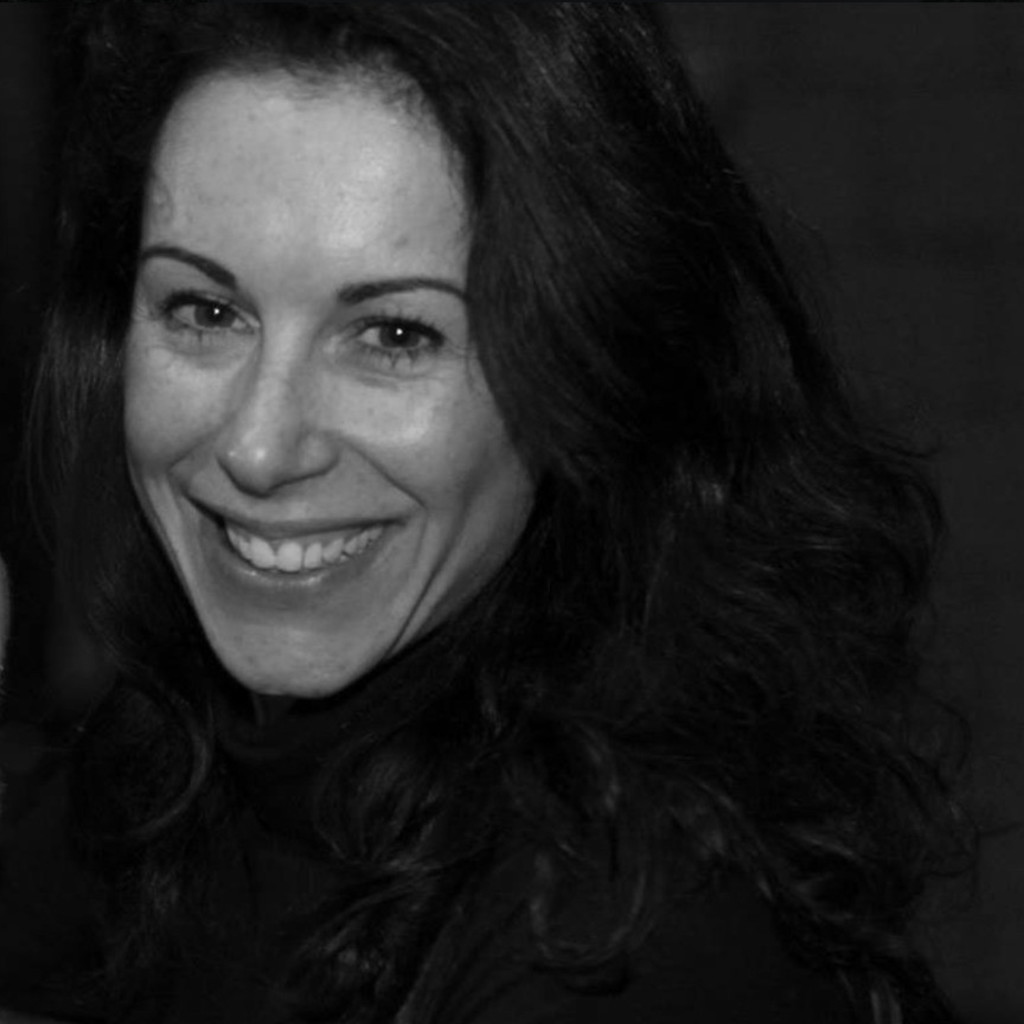 Daisy Peters's Instagram, Twitter & Facebook on IDCrawl