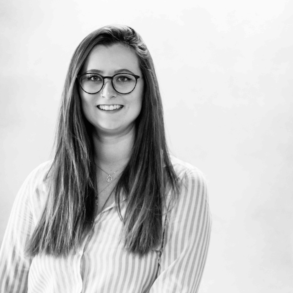 Lisa-Marie Kramp - Auszubildende zur Pflegefachfrau - Marien Hospital ...