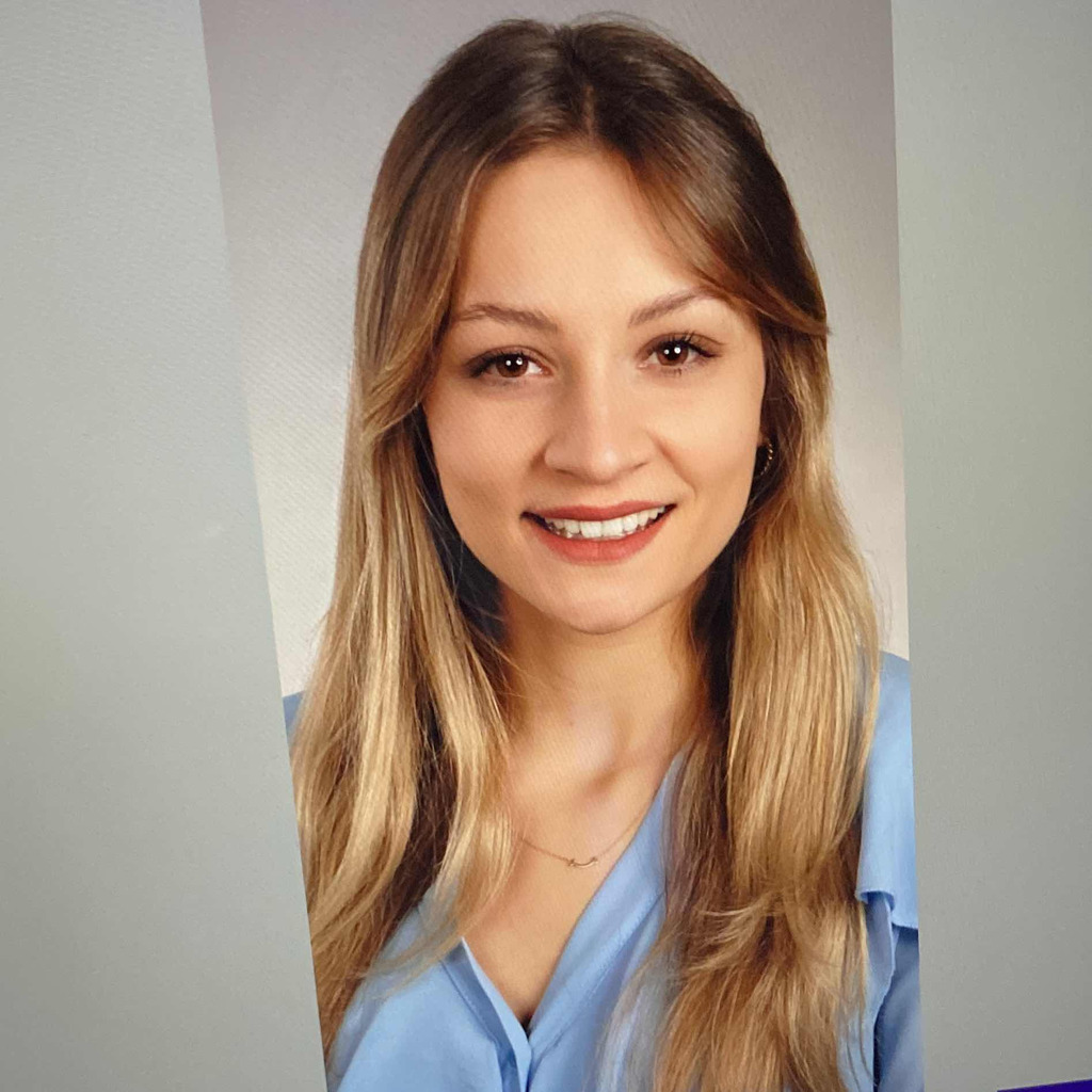 Nadine Wirth - Teamassistentin Center Management - Prime Real Estate ...