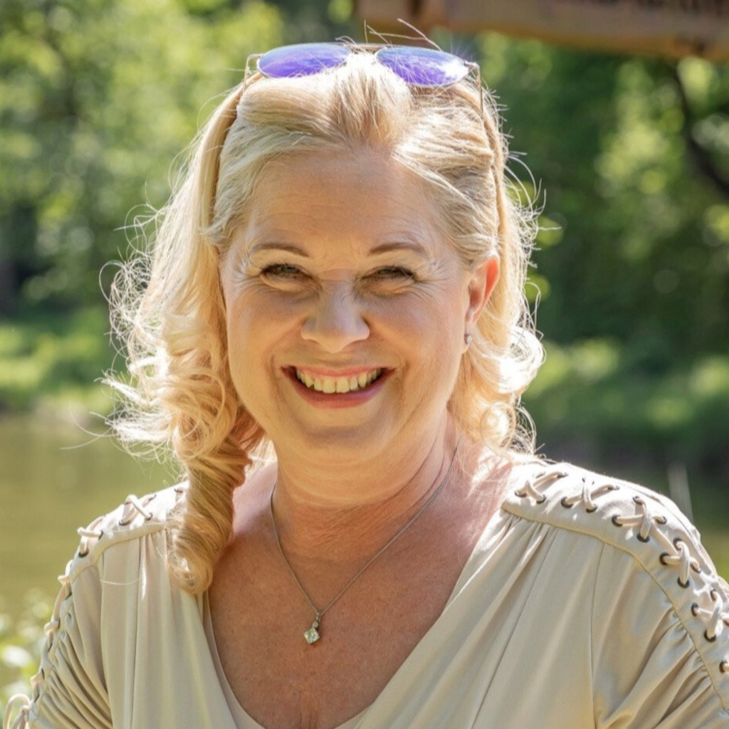 Claudia Nies - Serviceassistentin - Mercedes Neuhaus GmbhH | XING