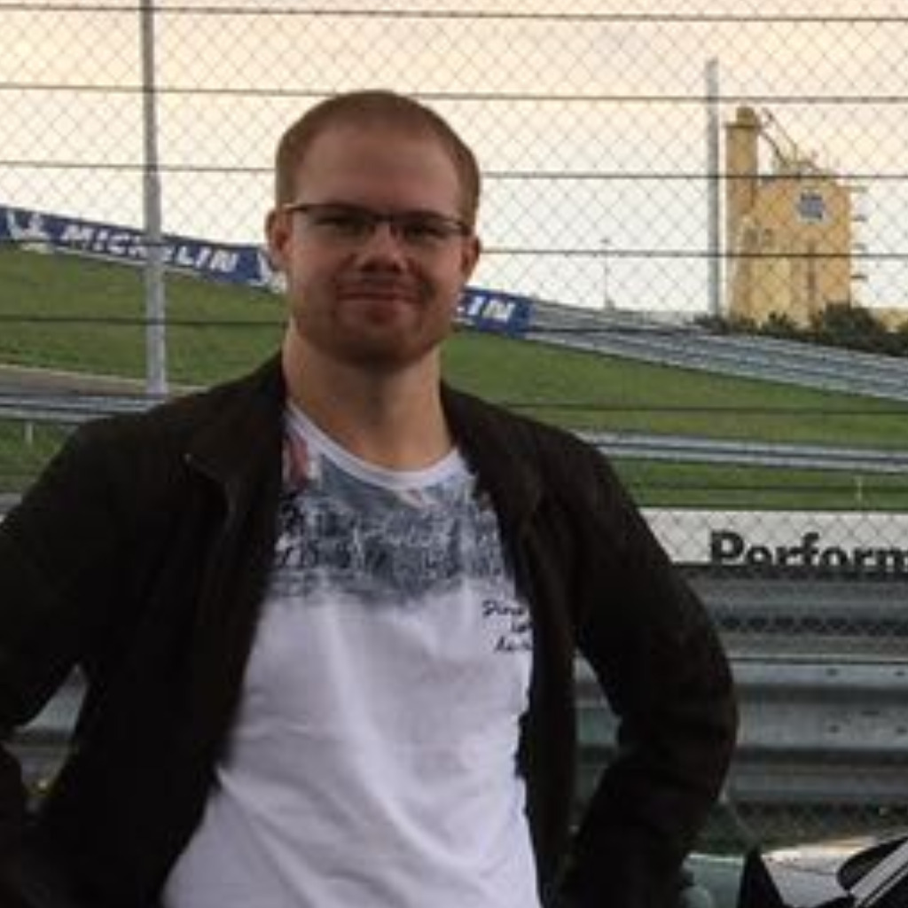 Michael Schuster - Manager Operations & Technology - PGams GmbH | XING