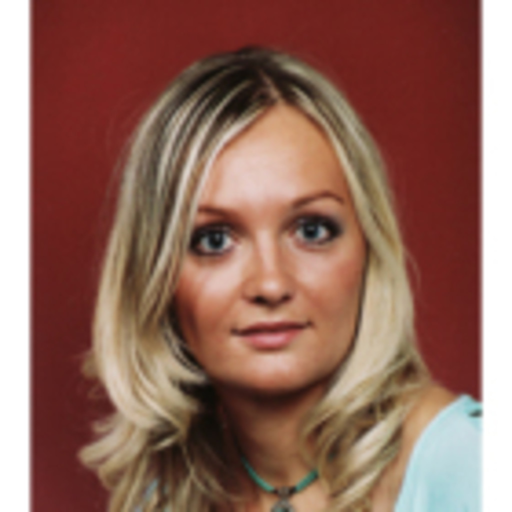 Daniela Palickova - PR Consultant - LEWIS Communications, s.r.o. | XING