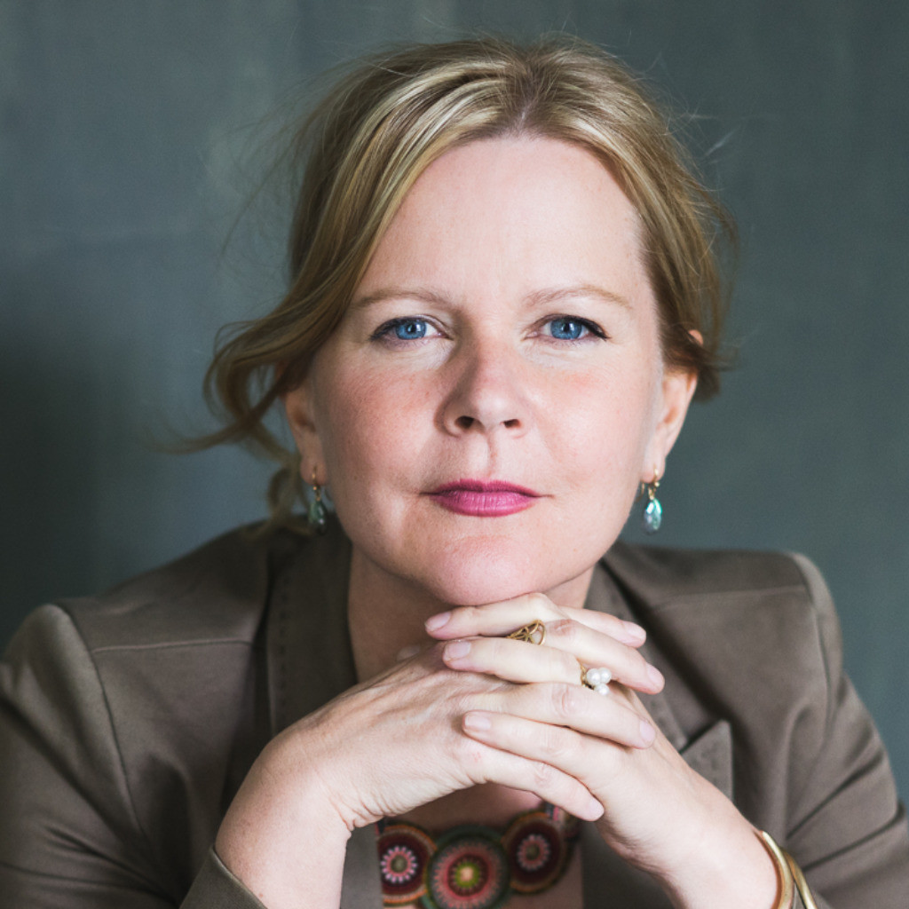 Julia Engel's Instagram, Twitter & Facebook on IDCrawl