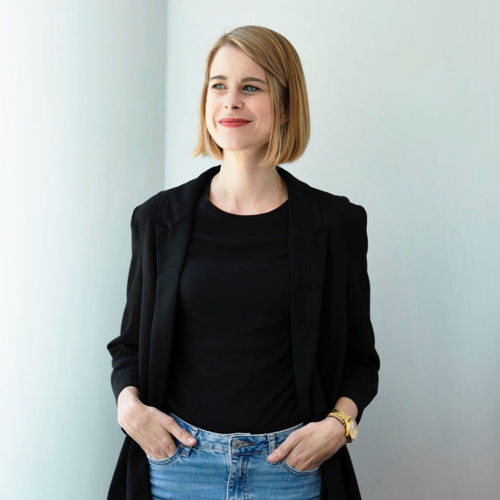 Carolin Frick - Leiterin Interne Kommunikation und Marketing - DB ...