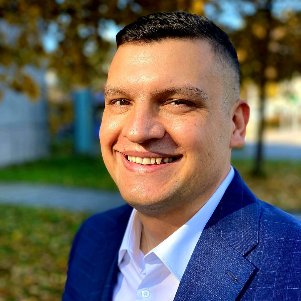 Alin Munteanu's Instagram, Twitter & Facebook on IDCrawl