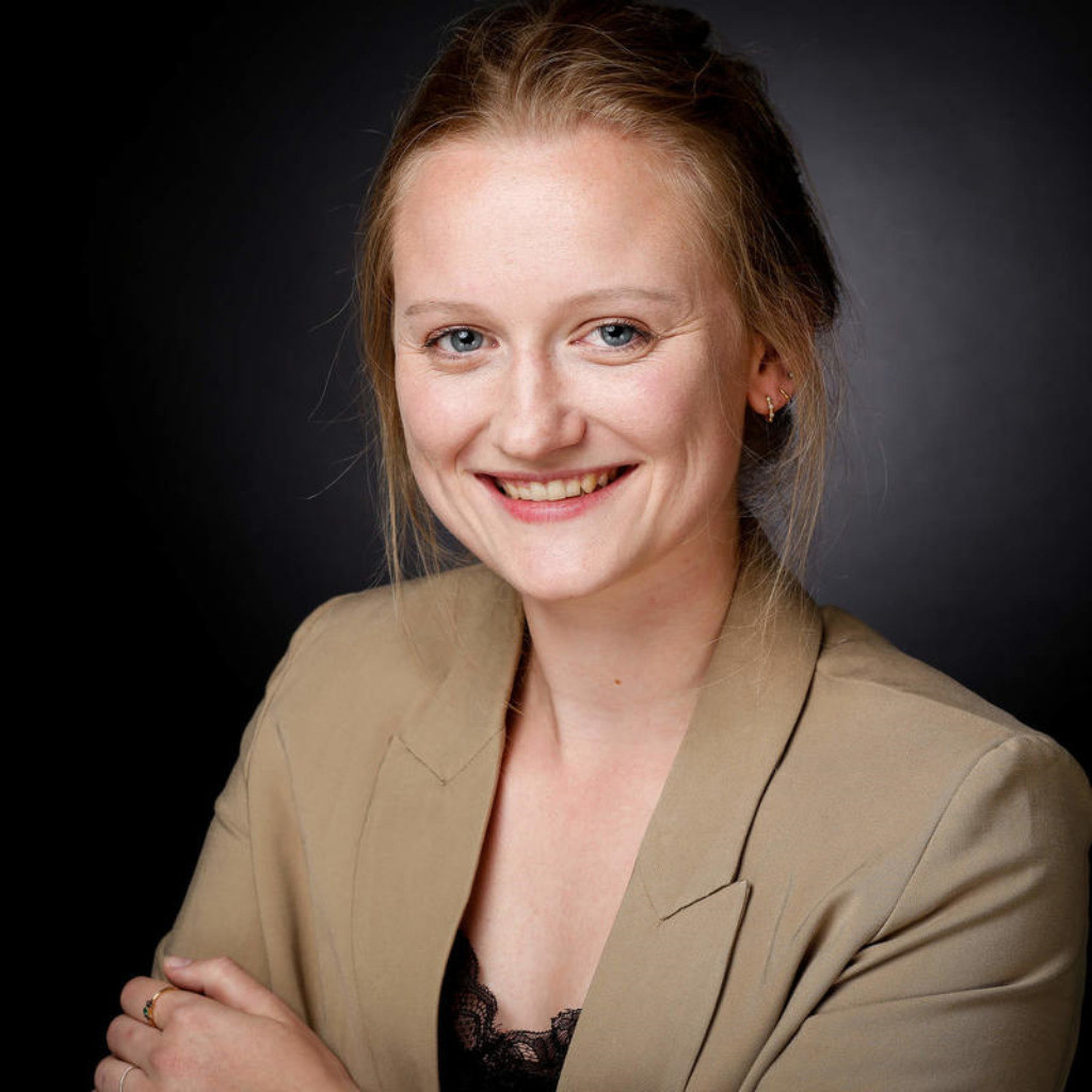 Lena Mensing - Production Manager - Rottendorf Pharma GmbH | XING