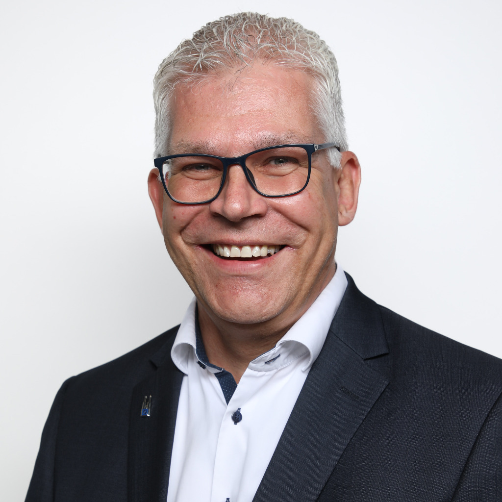 Stefan Günther - Senior Experte Wealth Management Select - Deutsche Bank AG | XING