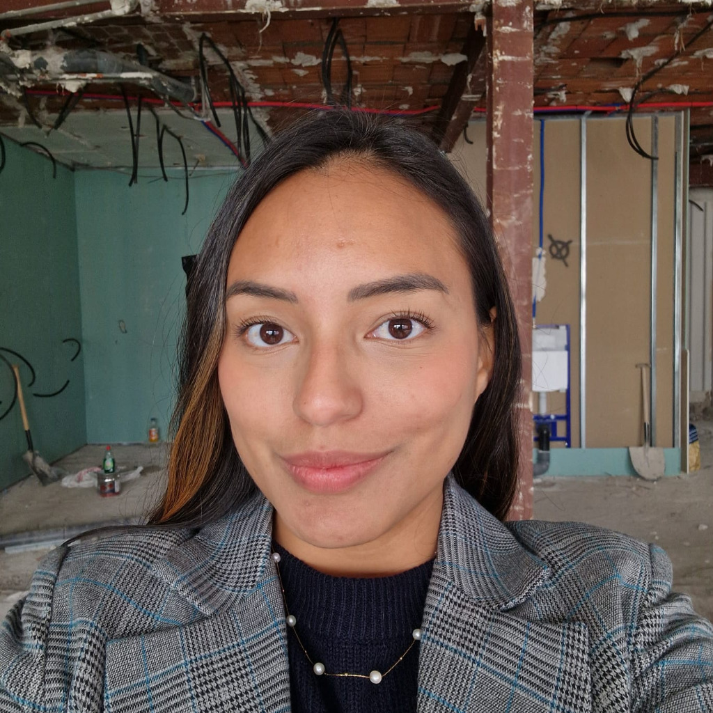 Nicole Macias Cobos - Interior Designer - DCORE | XING