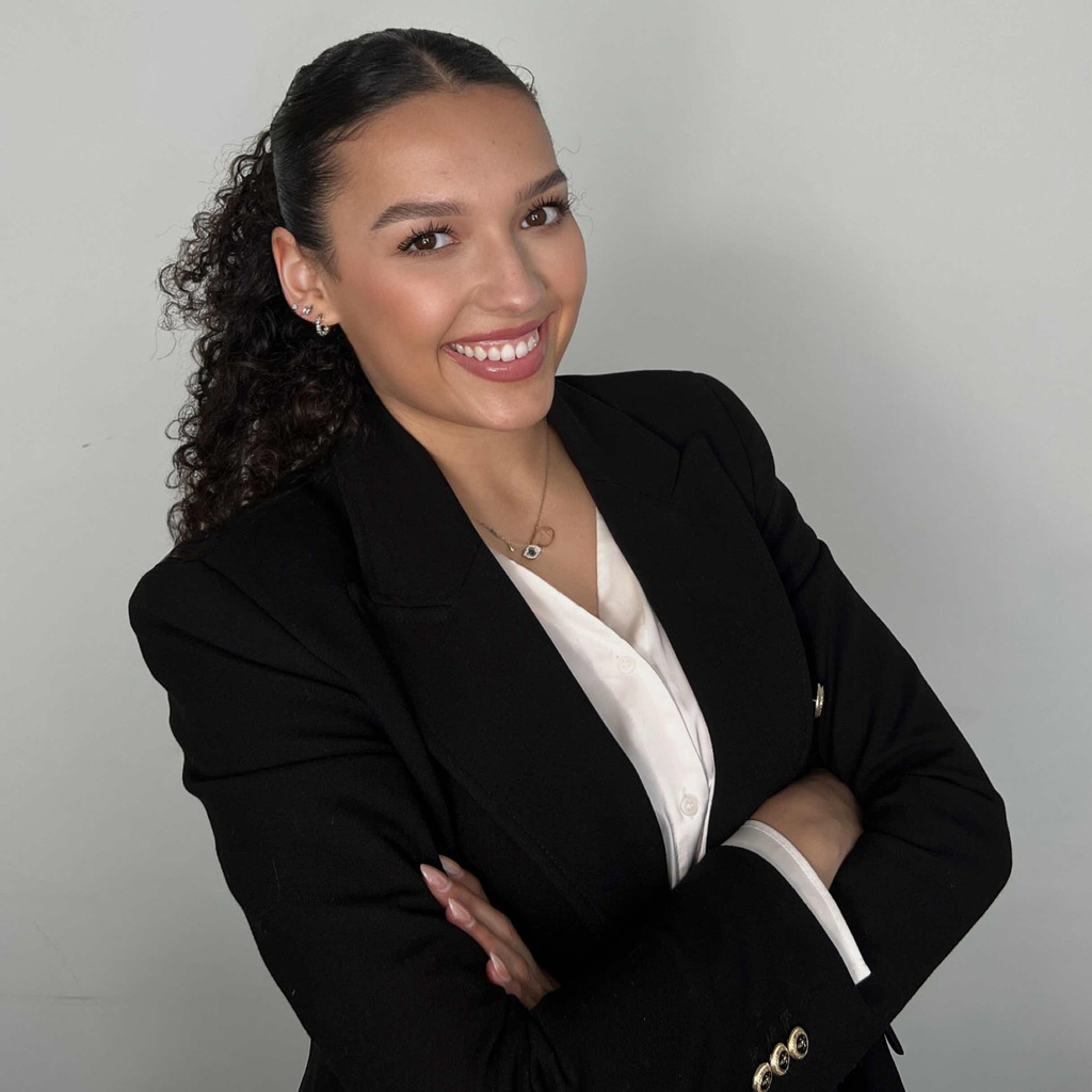 Delayna Fazlija - Bankkauffrau - Sparkasse | XING