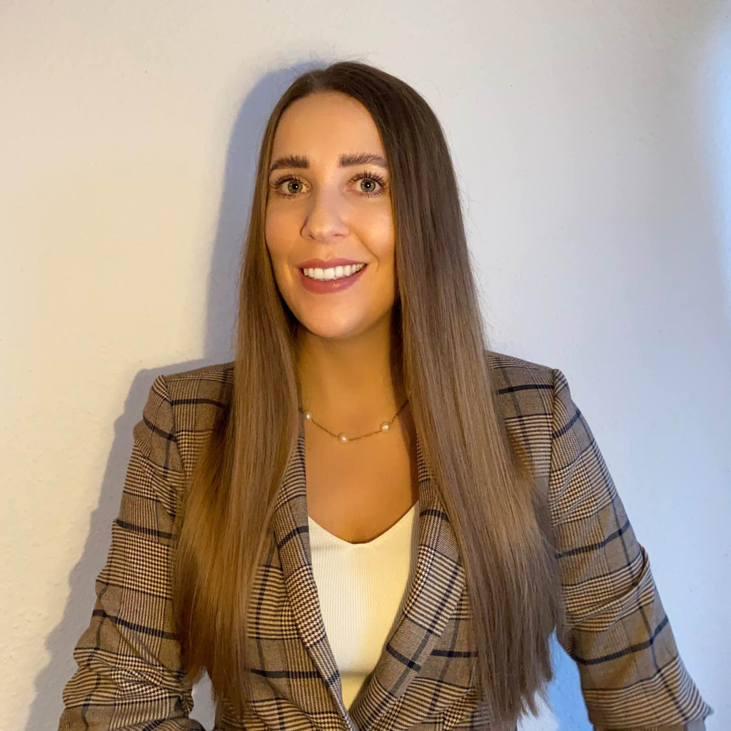 Laura Schroer - Head of HR - Agile Heroes GmbH | XING