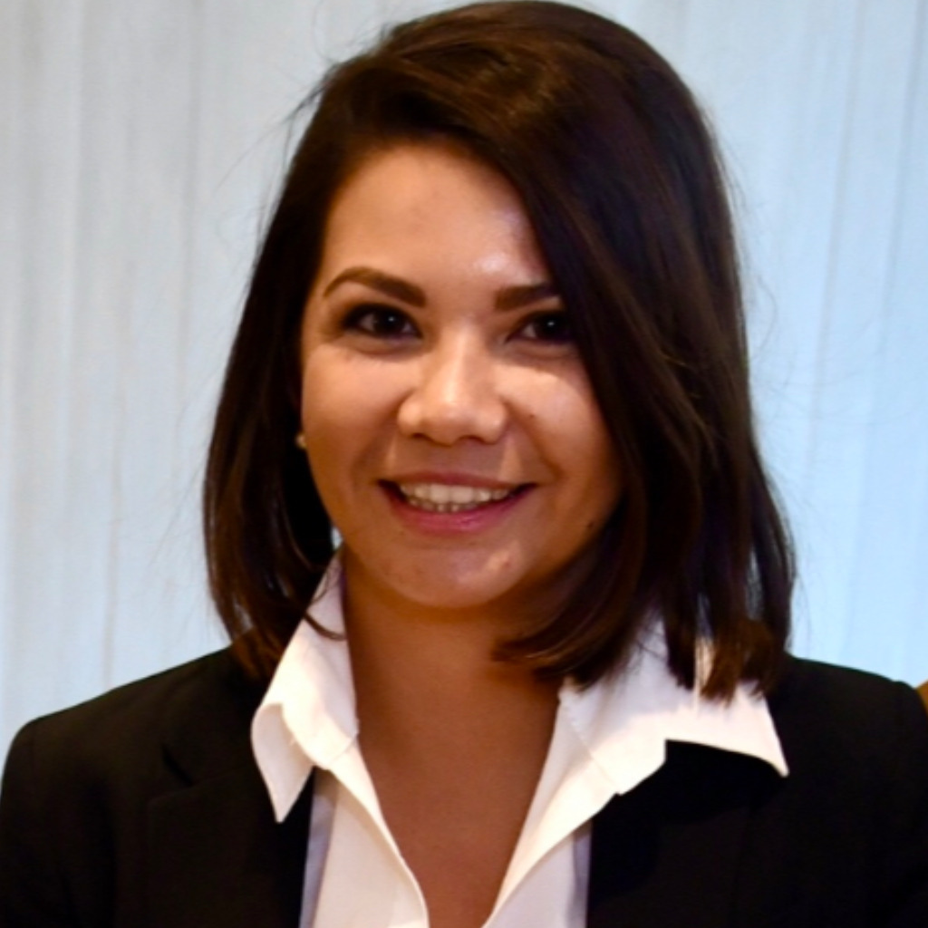 Mag. Christine Bernroider - CEO - loom | XING