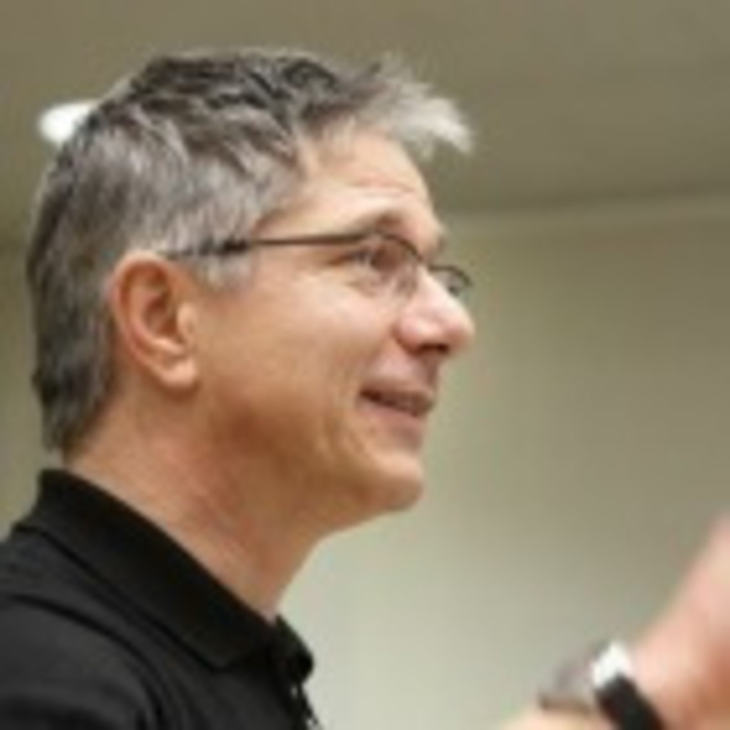 Dr. Thomas Wallner - Professor für Systemtheorie und SCM ...