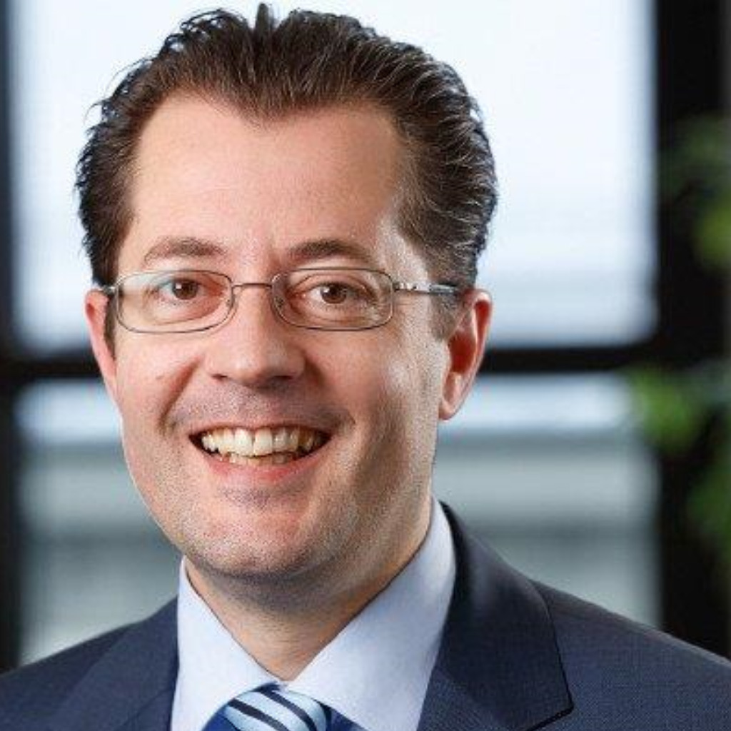 Daniel Buser - Fachexperte Treasury & Trading - Aargauische ...