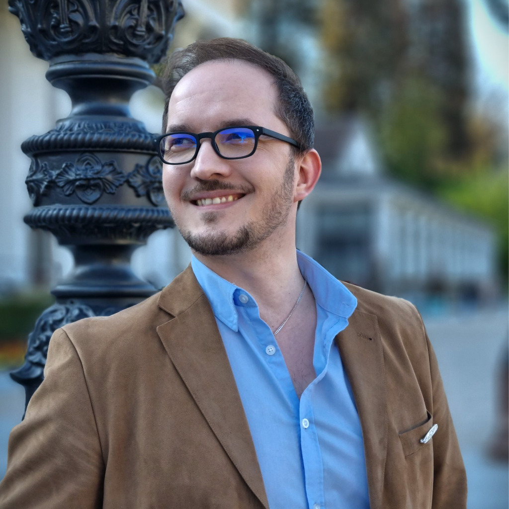 Michele Lionel Pernar - Leiter des Vertrieb und des Kundenservice ...