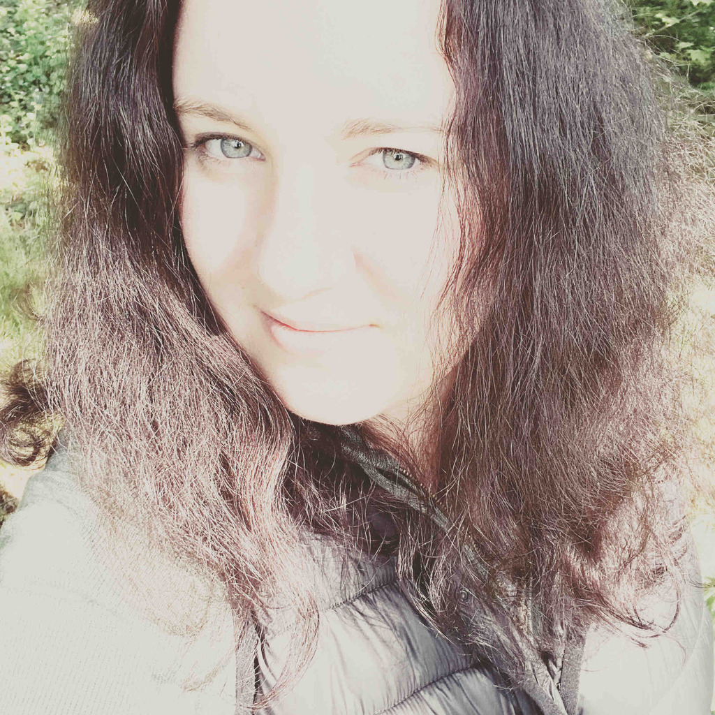 Sara Gerber - Speditionskauffrau - KCT Krefelder Container Terminal ...