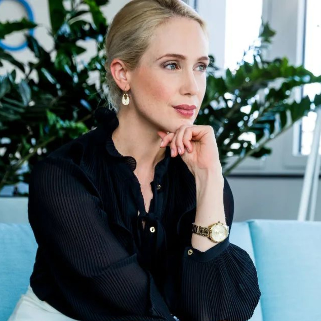 Emily Finn - business consultant - CBRE Group | XING