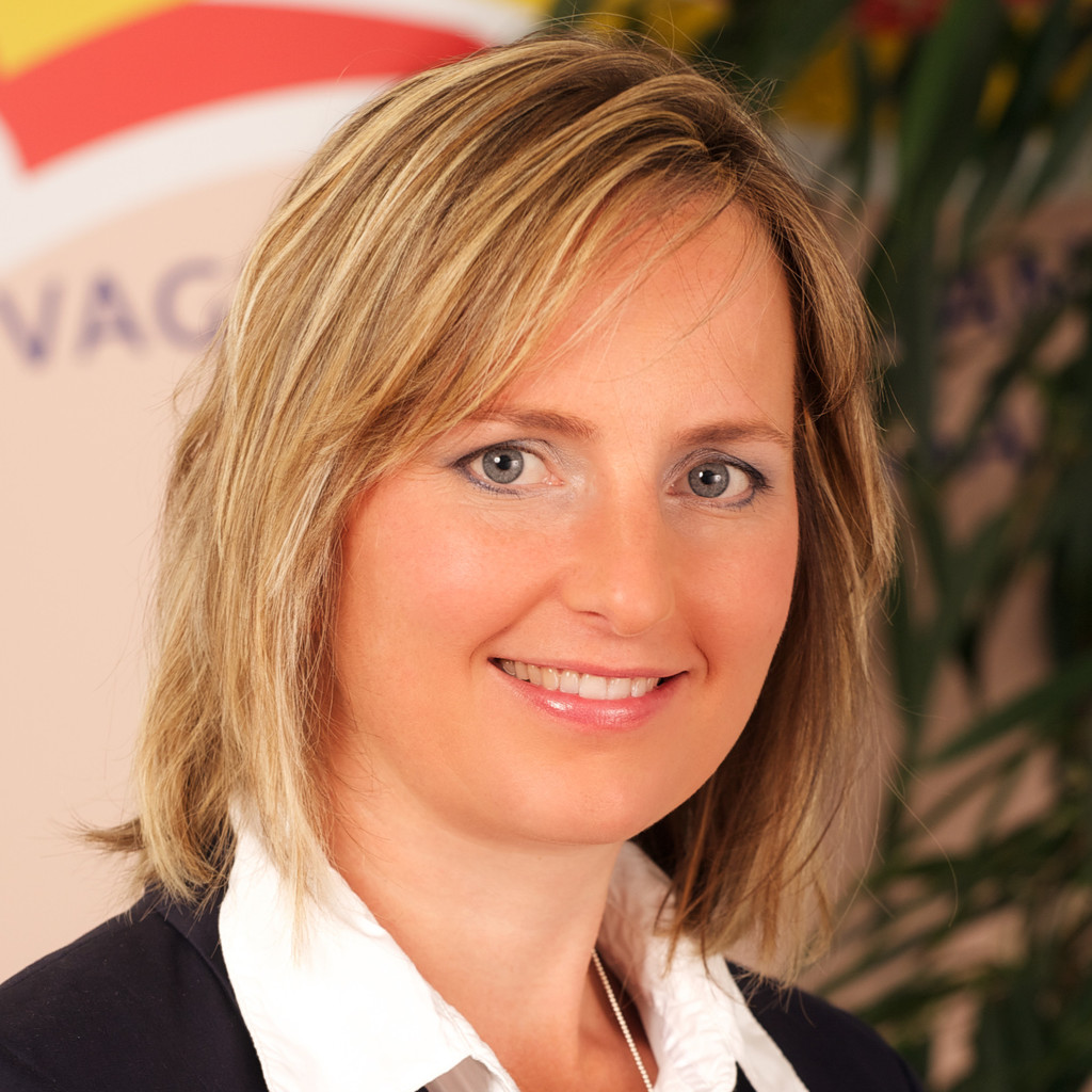 Julia Nagy - HR Manager - dm | XING