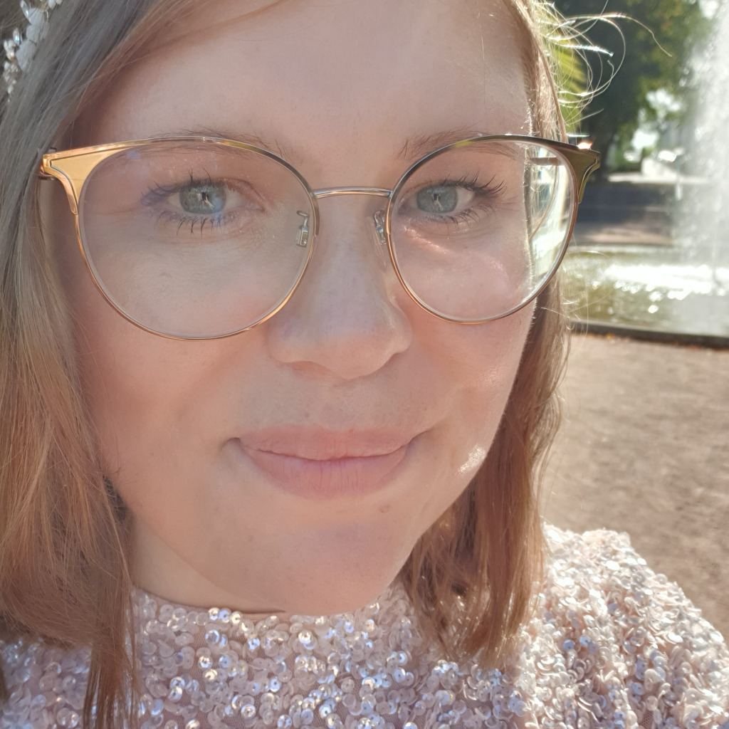 Jana Binder - Referentin Pflegesatzmanagement - DOMICIL Senioren ...