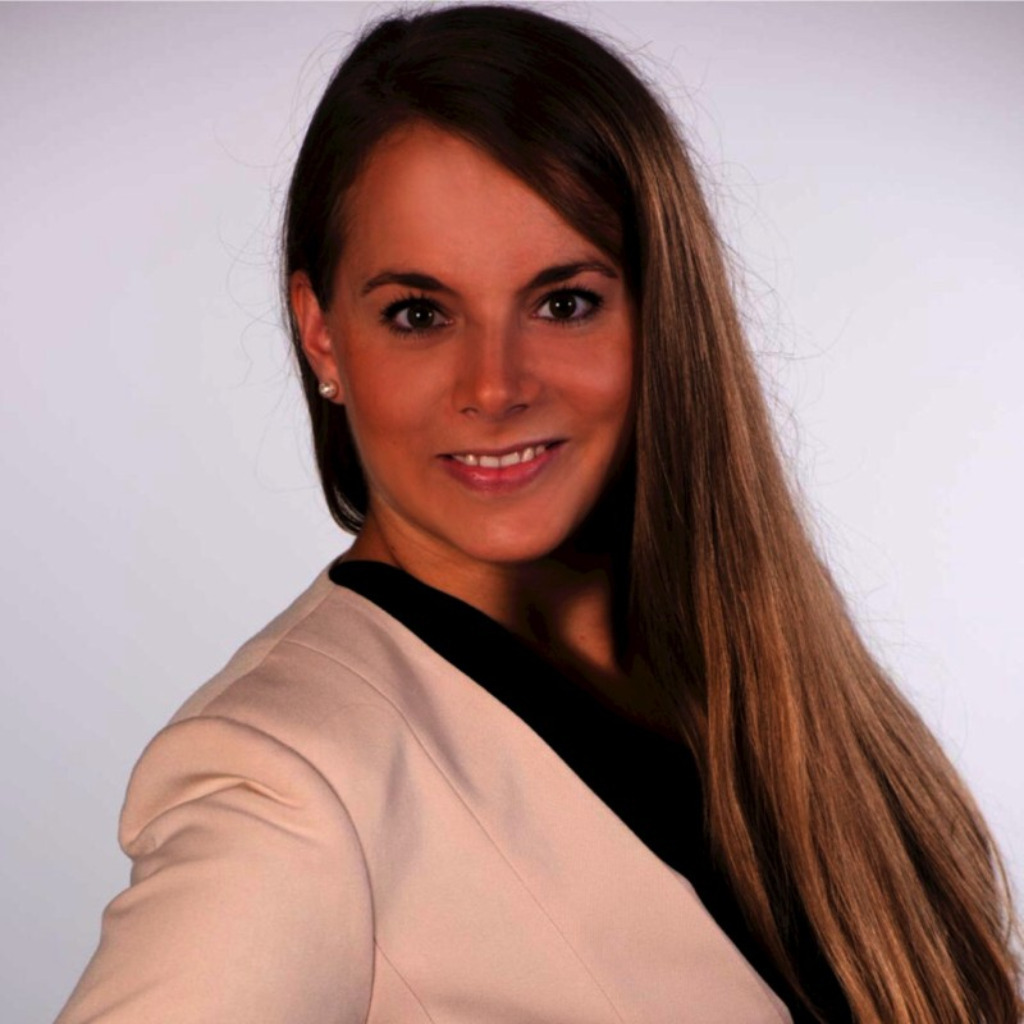 Julia Baer - Sourcing Manager Technical Goods - CABB GmbH | XING