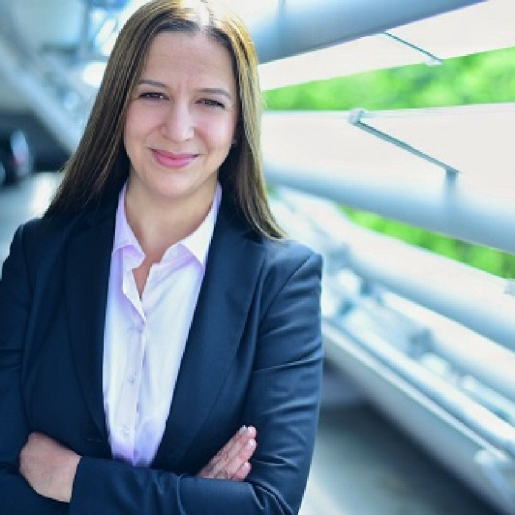 Anne Ebeling - Teamleiterin Professional Services / Senior Business ...