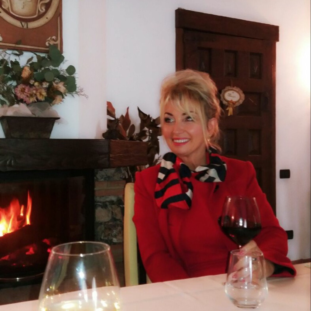 Ana Rakicevic Innocenti - Bianco Carrara marble - ROYAL MARMI | XING