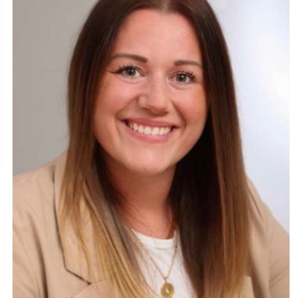 Lena Morgenstern - Mitarbeiter Disposition - Moll Automobile GmbH & Co ...