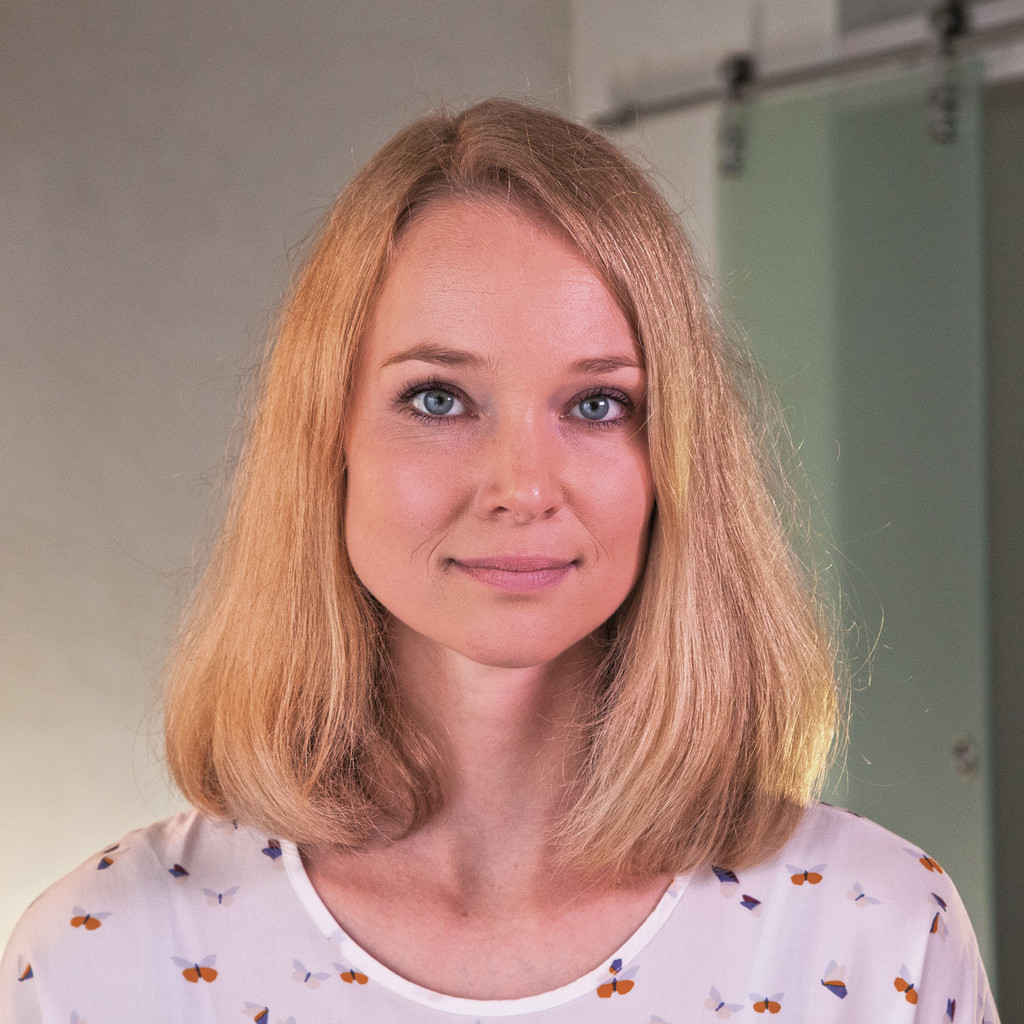 Annegret Lauerburg - Marketing Manager Communications - HAHN Automation ...