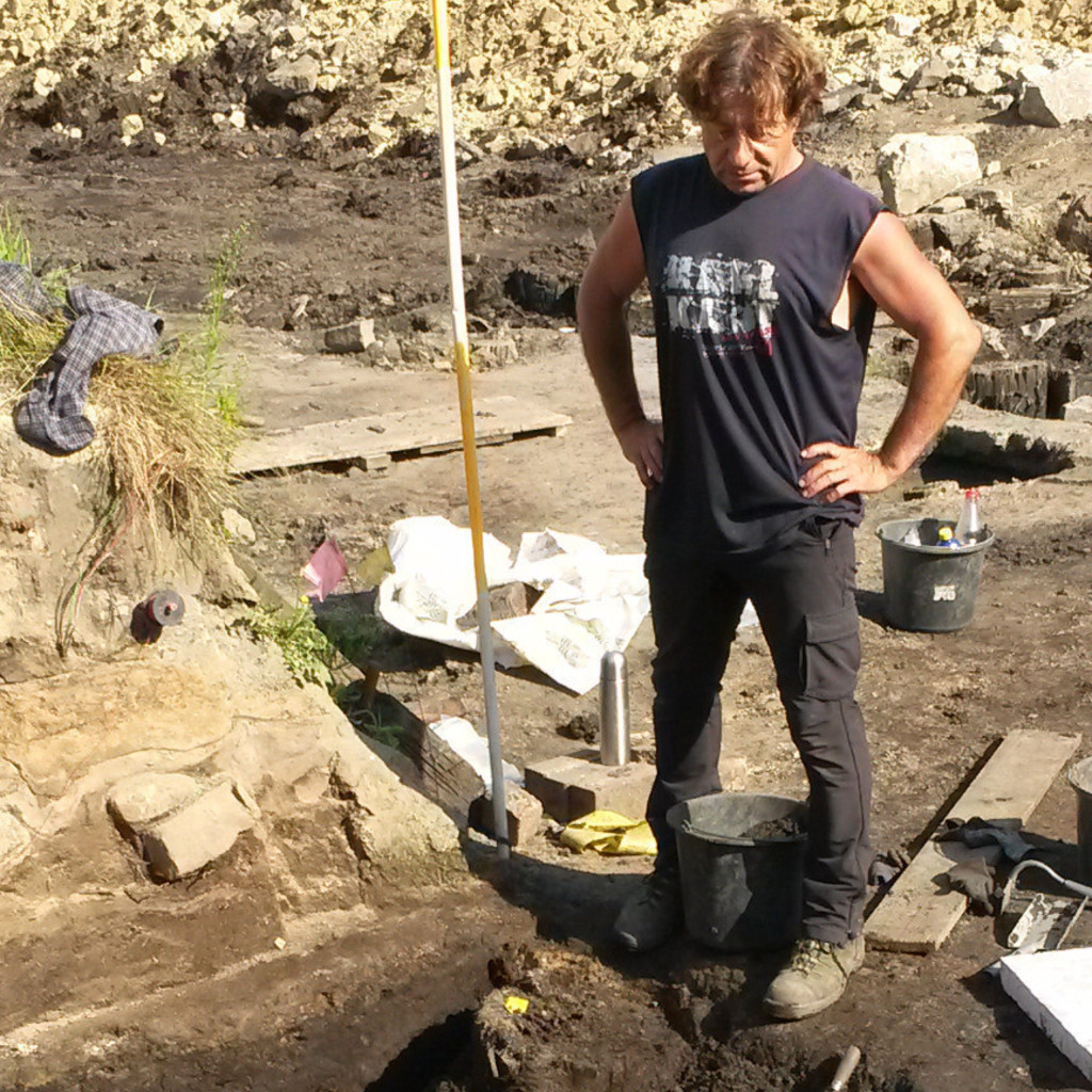 Dr. Peter Mudry - Archäologe - Peter Mudry | XING