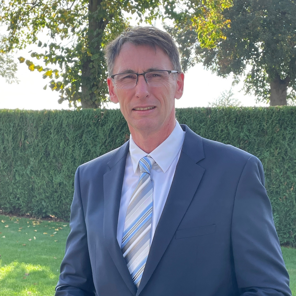 Dr. Helmut Ruland - Chief Operating Officer - PACCOR | XING