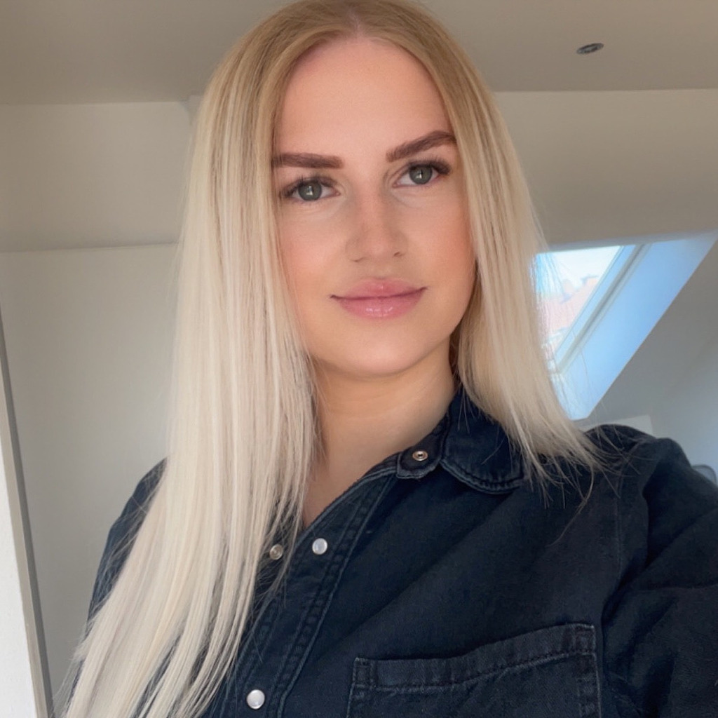 Lisa-Marie Hasse - Kauffrau für Büromanagement - Berufskolleg Schloss ...