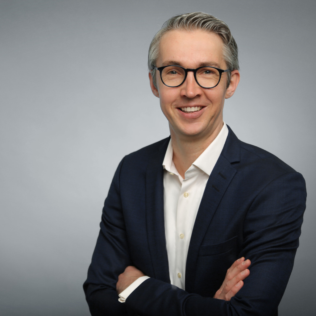 Oliver Enge - Sales Manager - Universum Verlag | XING