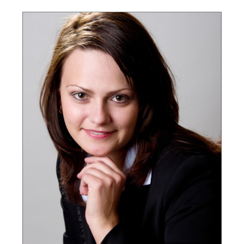 Julia Bur - Projektmanager - petz industries GmbH | XING