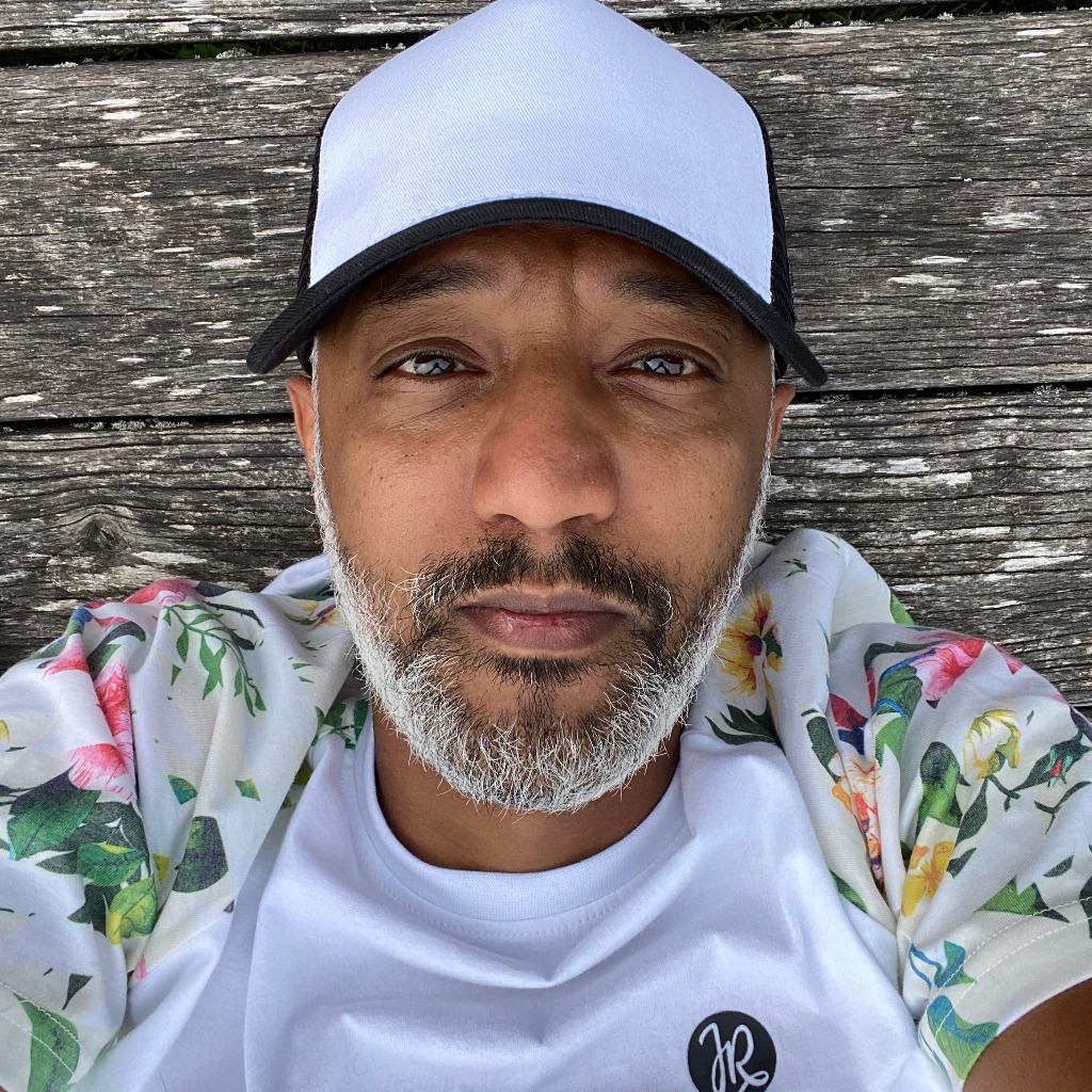 Omar Idris - Postproduction Supervisor - Editor In Chief - Constantin ...