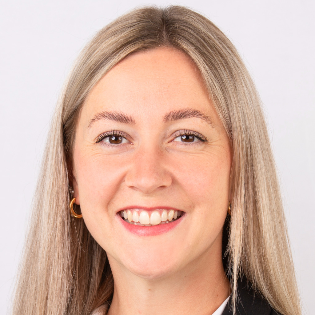 Lea Radermacher - Zertifizierte Mercedes-Benz Verkäuferin Neuwagen ...