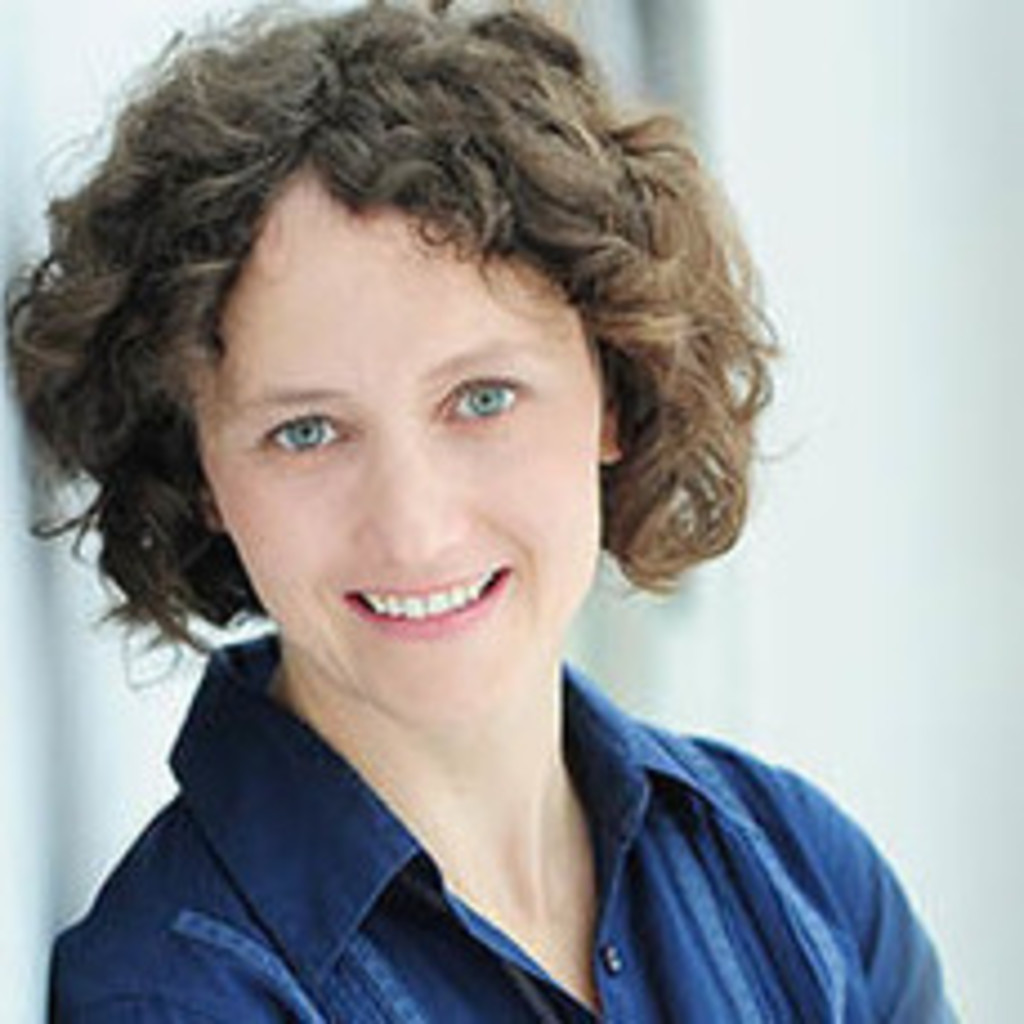 Lisa Bender's Instagram, Twitter & Facebook on IDCrawl