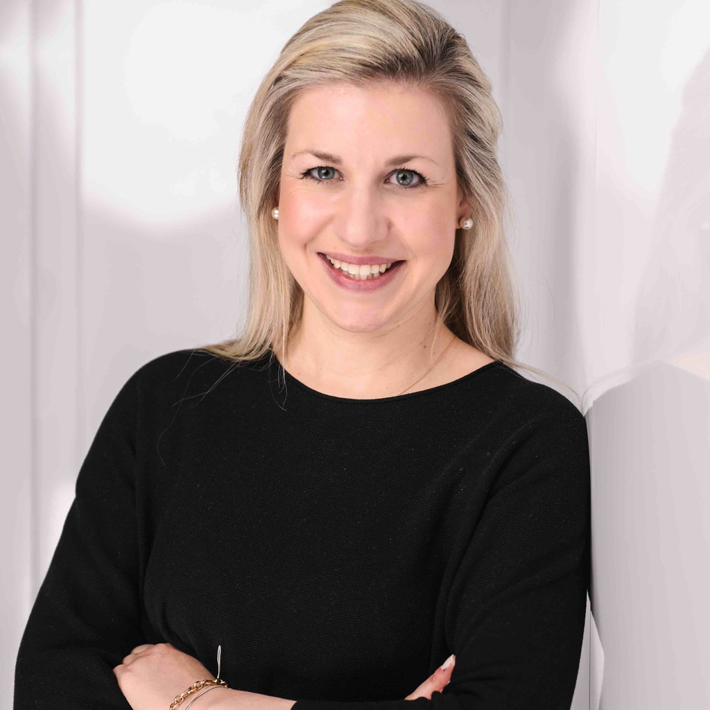 Julia Ariella Fischer - Legal Counsel - SportScheck GmbH | XING