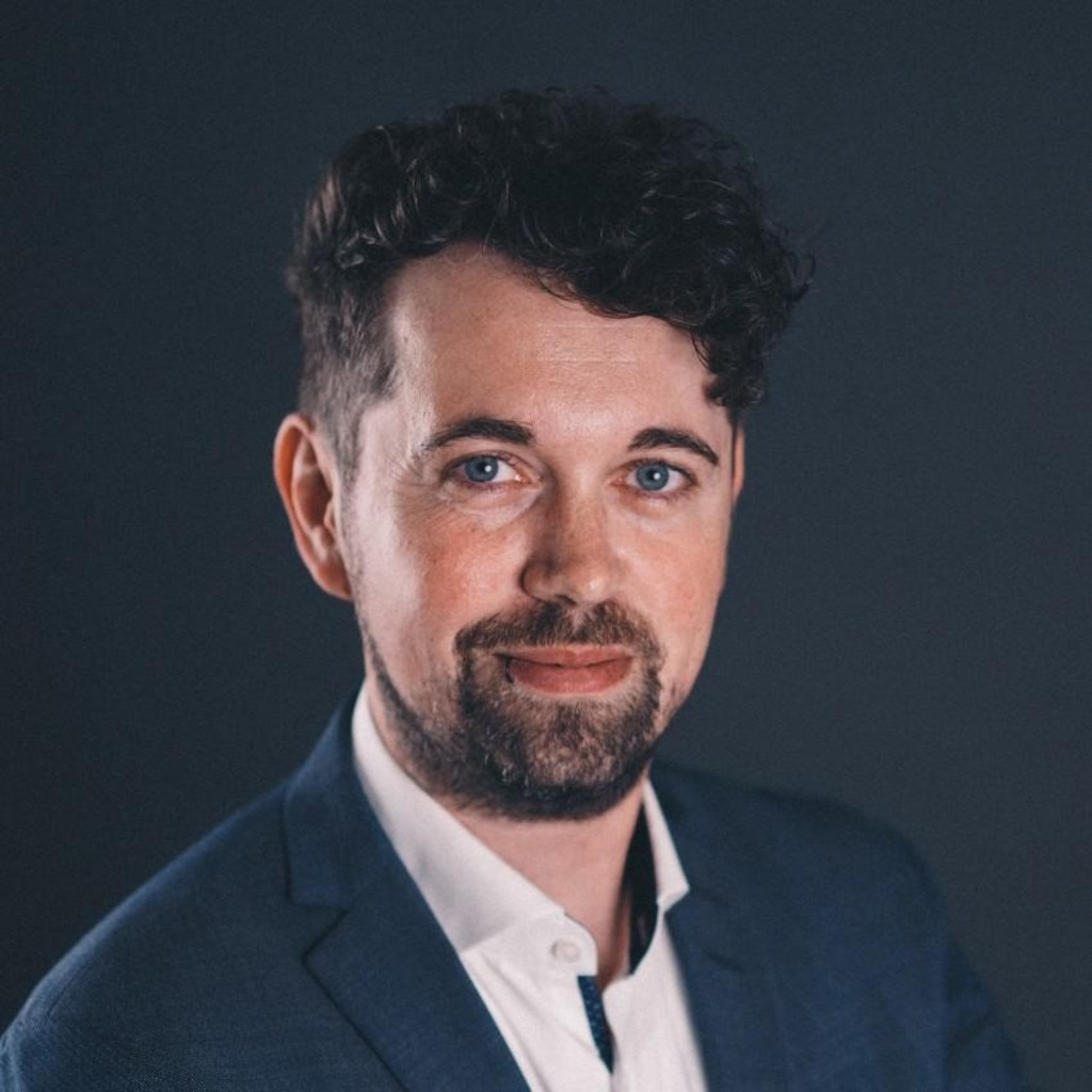 Thomas Wolf - Leitung Marketing und Verkauf - Bayernhaus ...