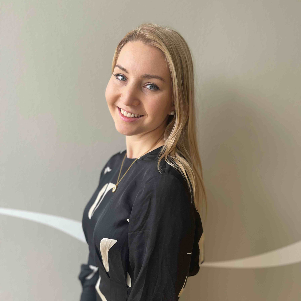Samira Hofer - Junior Recruitment Consultant - Commerzbank AG | XING
