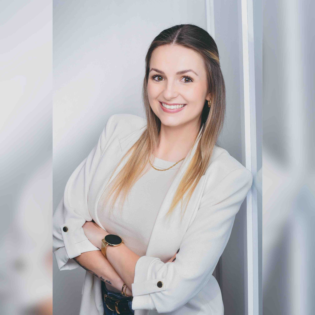 Alina Borgert - Junior Produktmanagerin - KiK Textilien und Non-Food ...