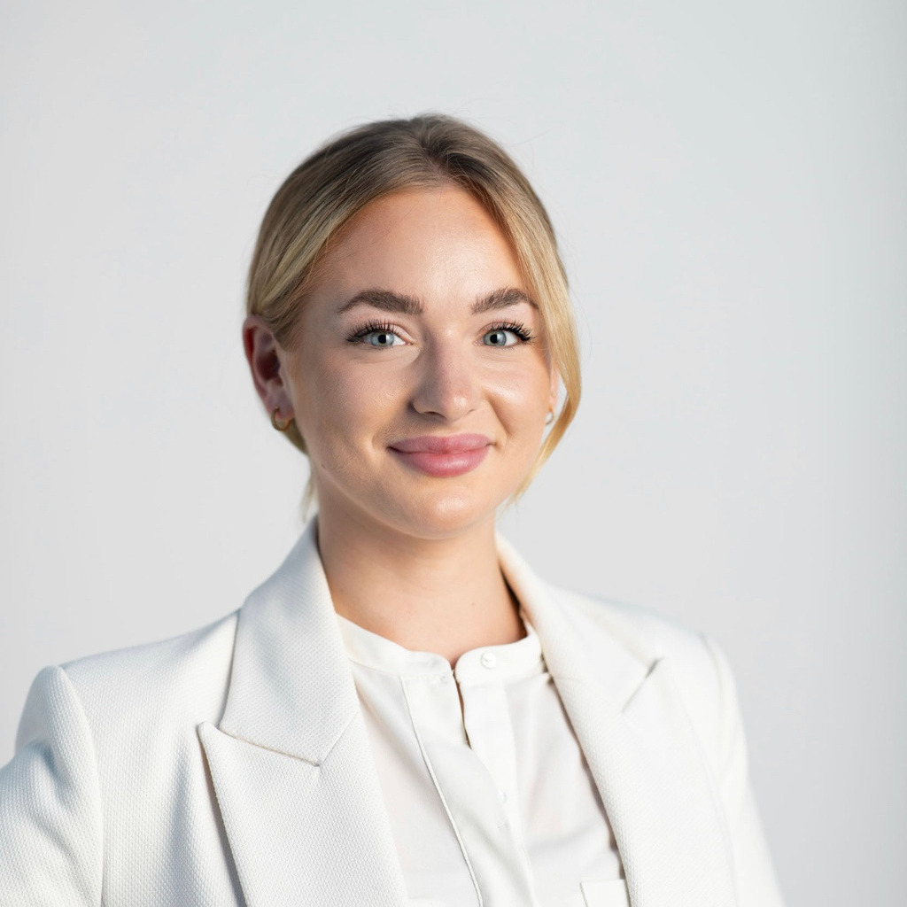 Janina Marie Mühlenbock - Projektmanagerin, Branche Life Sciences ...