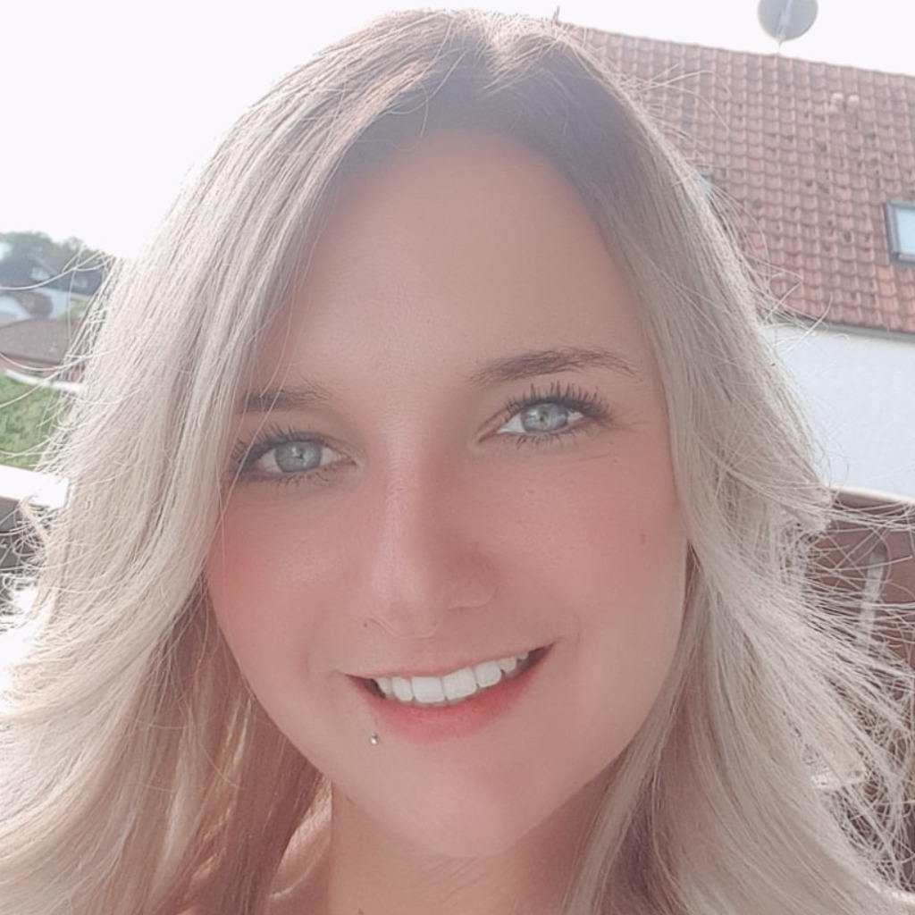 Jennifer Pohl's Instagram, Twitter & Facebook on IDCrawl